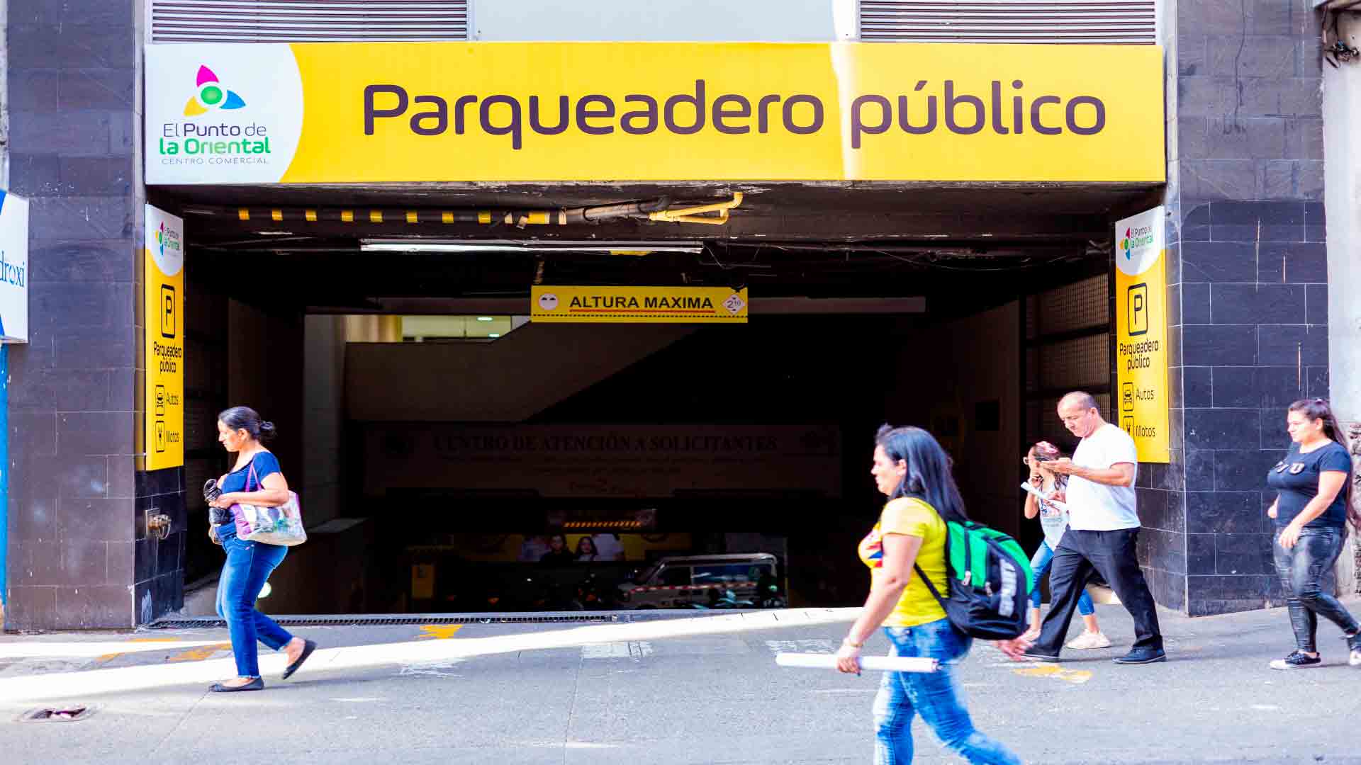 Parqueadero | El Punto de la oriental